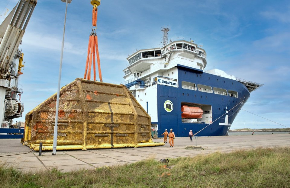 Integrated decommissioning campaign - Bluestream